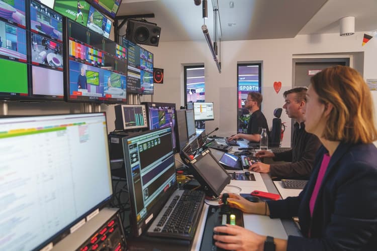 Building the modern newsroom - FEED